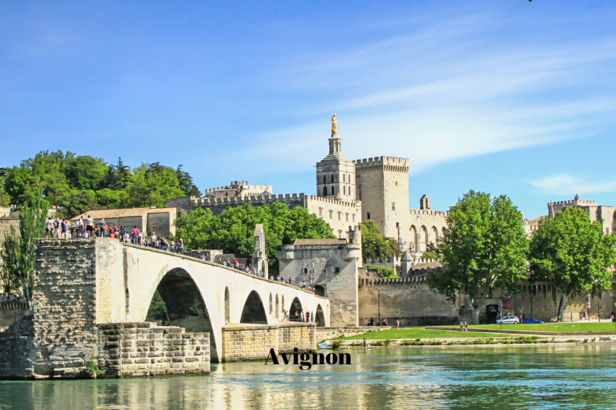 Excursions autour de Montpellier : Avignon
