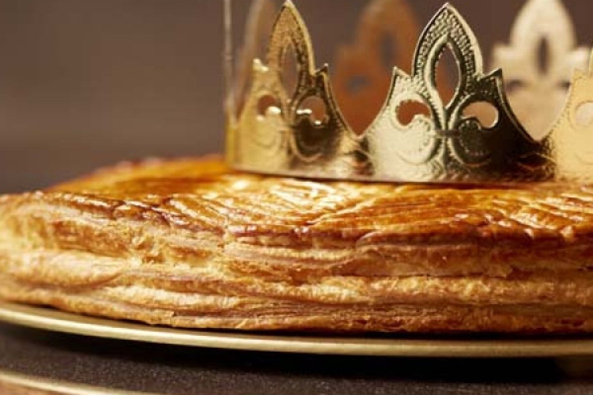 Why do we eat the cake of kings in January throughout France?